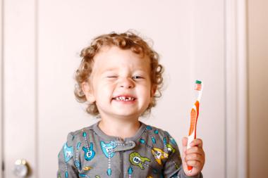 Je kind verzet zich bij tandenpoetsen, wat nu? | WIJ.nl