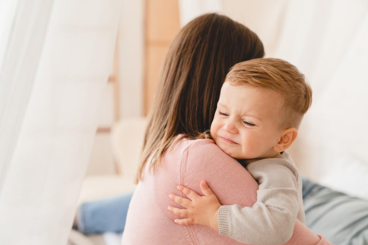 Groeipijn bij je kind? Tips om de pijn te verlichten | WIJ.nl