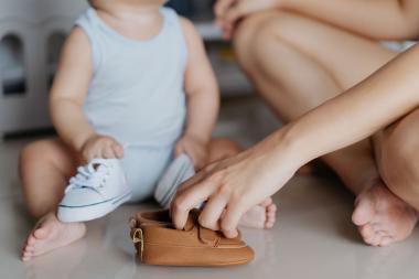 Wanneer loopt een kind? Alles over leren lopen | WIJ.nl